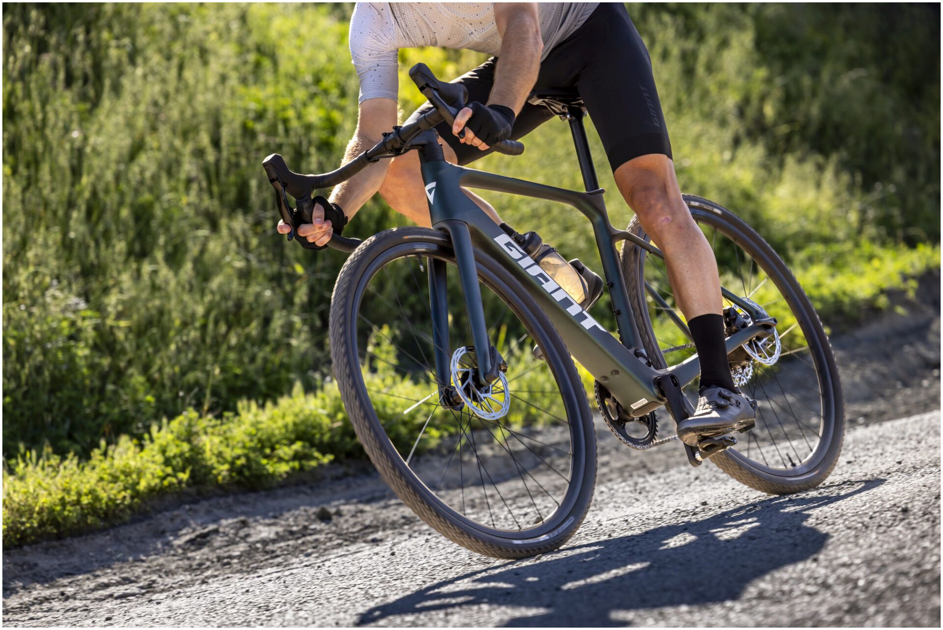 Giant Defy Advanced E+ Elite 1 2025 Electric Bike - Bikes