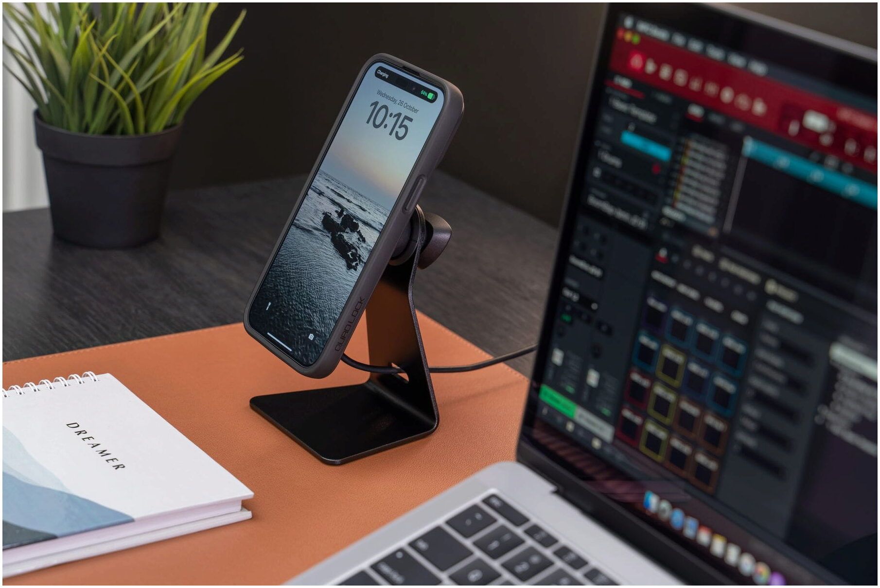 Quad Lock V2 Desk Mount